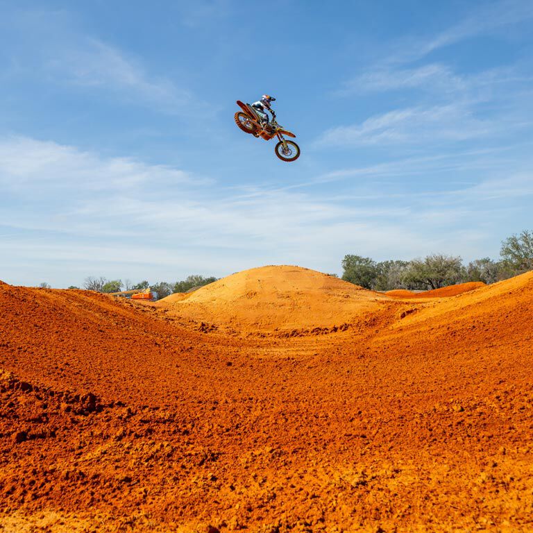 Fox Racing® Svergie - Official Site - MX, MTB & Kläder